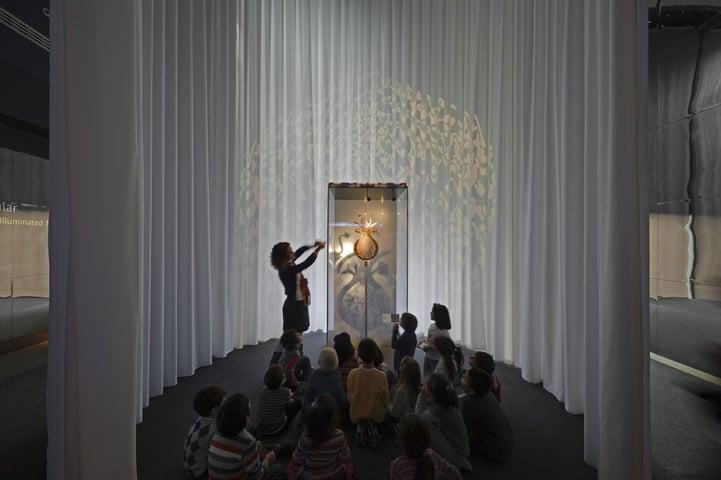 Cultural Glass - Custom and Modular Museum Showcases